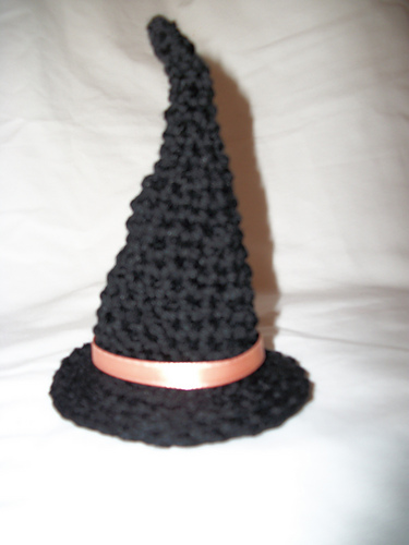 Ravelry: Mini Witches Hat pattern by stephanie jennings