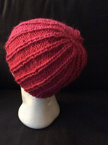 Ravelry: Lett strikket lue pattern by Knøtte`s Design