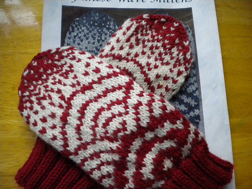 Ravelry: Japanese Wave Mittens pattern by Maya Poffenberger