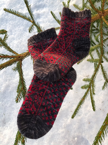 Ravelry: Ice Flower Socks pattern by Runningyarn