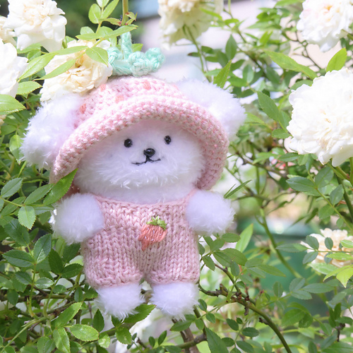 Ravelry: 10cm dolls' overall pattern by SOMSOMCo.