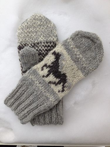 Ravelry: Icelandic Horse Mittens pattern by Sonja Lehto