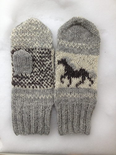 Ravelry: Icelandic Horse Mittens pattern by Sonja Lehto