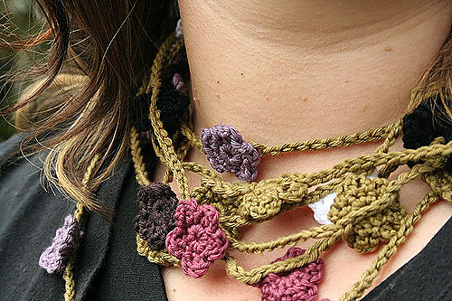 Ravelry: Crochet Daisy Chain Necklace pattern by Suzie Fry