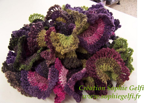 Ravelry: Modular Frou Frou Scarf pattern by Sophie GELFI Designs