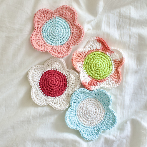Ravelry: Summer Bloom Coasters pattern by Knits by Sophie