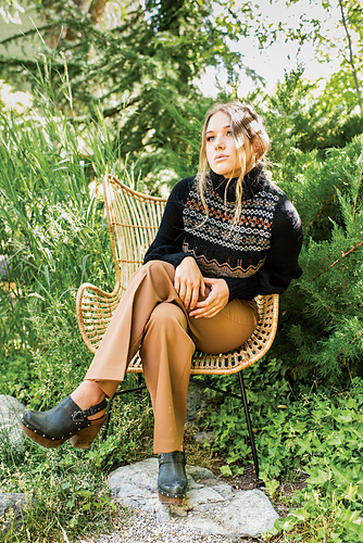 Ravelry: Vair pattern by Gudrun Johnston