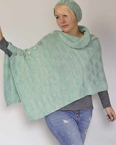 Ravelry: Triangle Texture Poncho pattern by Susanne Sommer
