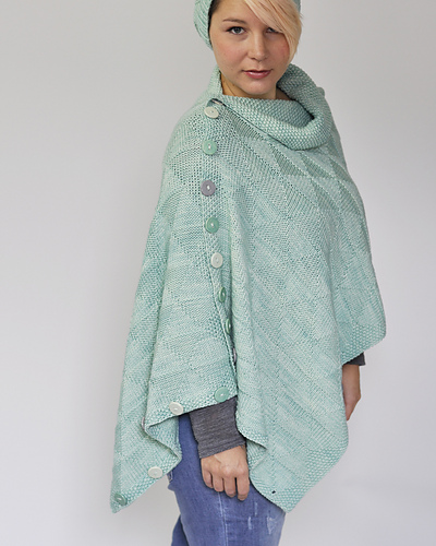 Ravelry: Triangle Texture Poncho pattern by Susanne Sommer