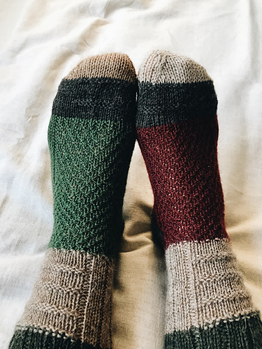 Ravelry: Radiohead socks pattern by Svetlana Garanina