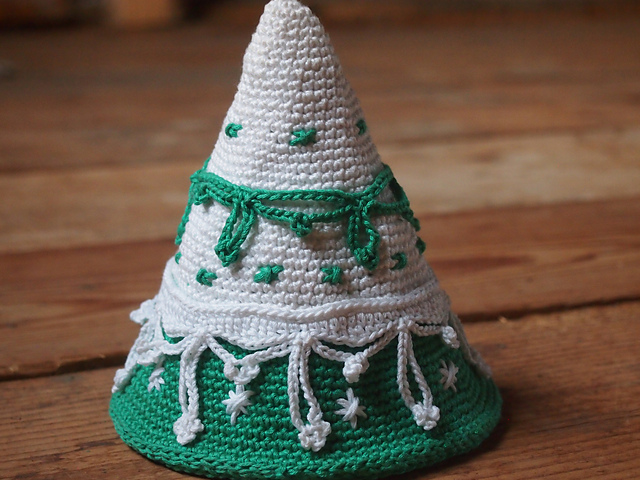 Ravelry: Lace Christmas Tree pattern by Olga Tarasova