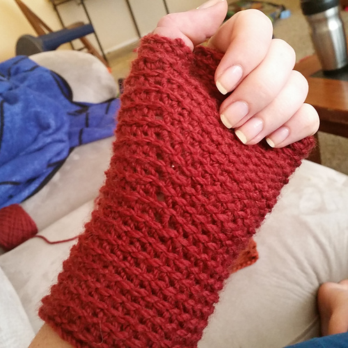 Ravelry: Lopi Fingerless Mittens pattern by Tidy Stitches