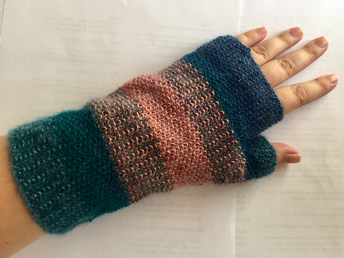 Ravelry: Zero Waste Mitts pattern by Suzanne Karnes