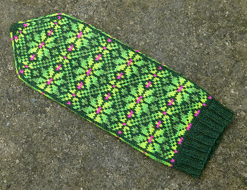 Ravelry: Green Tara Mittens pattern by SpillyJane