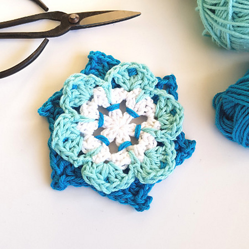 Ravelry: Pinwheel Flower pattern by Shelley Husband