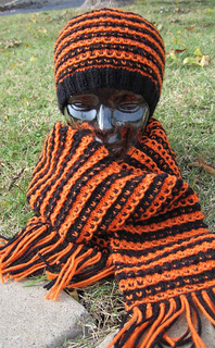 Ravelry: MG's School Colors Hat and Scarf pattern by Margaret Schroeder
