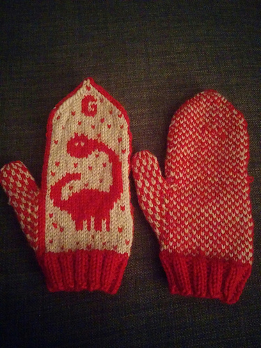 Ravelry: Dinosaur mittens pattern by Judith Stein