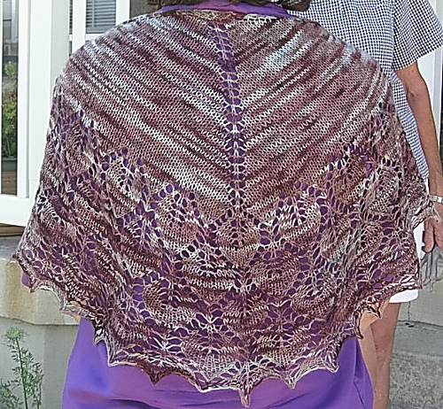 Ravelry: A Leafy Hug Shawl pattern by Vicki Mikulak