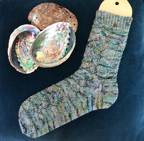 Ravelry: Mermaid Tail Socks pattern by Hannah Knotwell