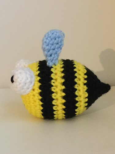 Ravelry: Amigurumi Derpy the Bee pattern by Jenn Mulherin