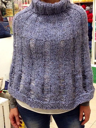 Ravelry: Magiche Armonie Mantella pattern by IlfilodiStefania