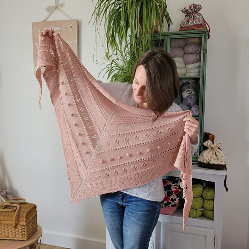 Ravelry: Châle Romance pattern by Stéphanie L