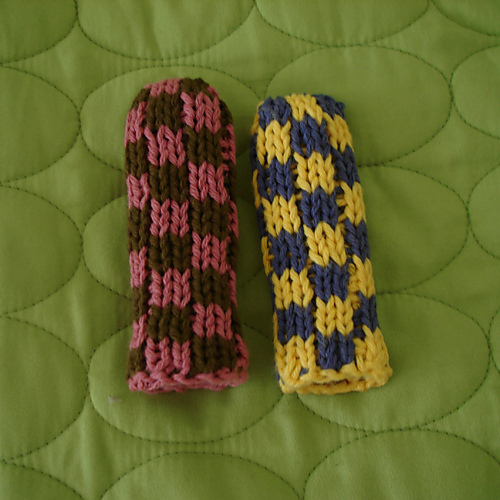Ravelry: Checkered Pan Handle Cozy pattern by Stephanie Sun