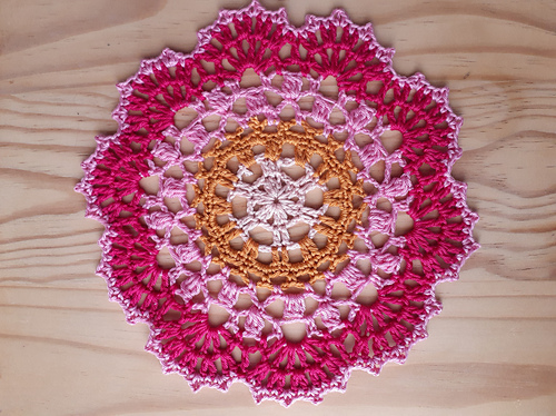 Ravelry: Julia pattern by Karin Åshammar/Virklust