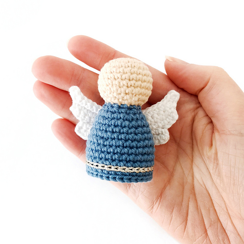 Ravelry: Angel Ornament pattern by Fay Lyth