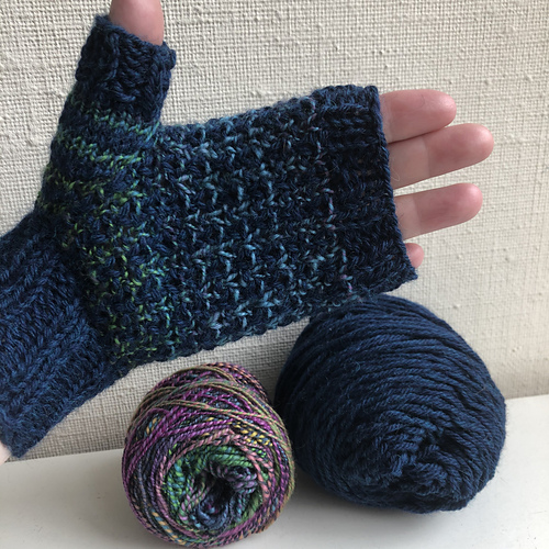 Ravelry: Knitty Bitty mitts pattern by Susan Ashcroft