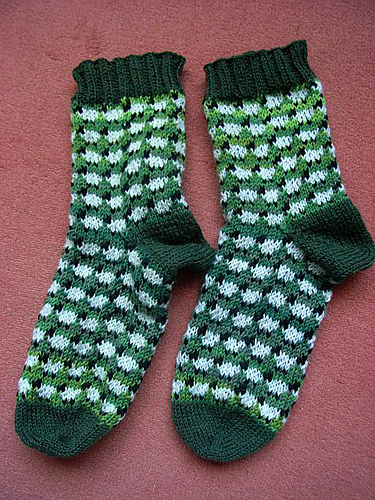 Ravelry: Sheep socks pattern by Sandra Jäger
