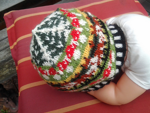 Ravelry: Fox in the forest beanie pattern by Sandra Jäger