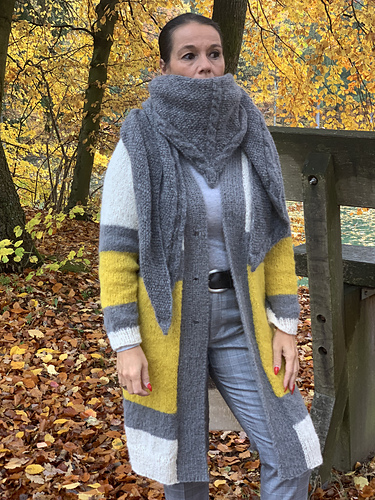 Ravelry: Tre Farger Cardigan pattern by Andrea Brauneis