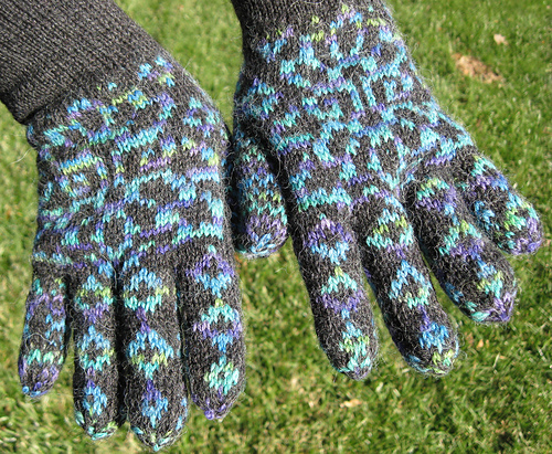 Ravelry: Lotus Flower Gloves pattern by String Theory 2.0