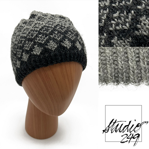 Ravelry: Fading Diamonds Hat pattern by Charles Sawyer