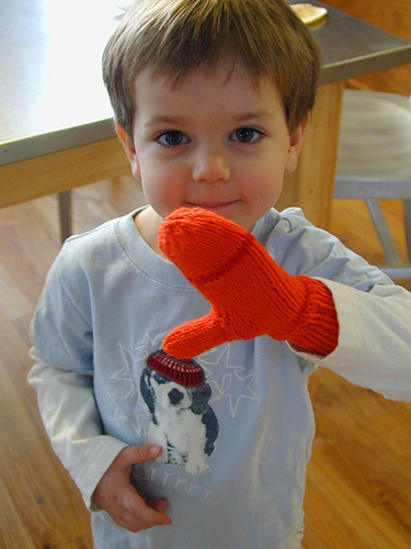 Ravelry: Toddler or Small Child's Mittens pattern by sugarspun