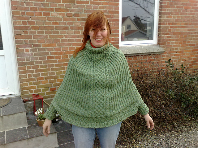 Ravelry: Cape Clementine pattern by Inge Overgaard