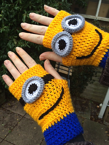 Ravelry: Minion handwarmers pattern by Tink Jones