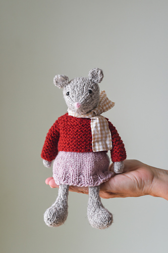 Ravelry: Story Mouse pattern by Susan B. Anderson