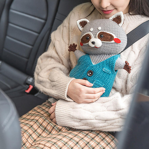 Ravelry: Huggy Cushion pattern by Susan's family