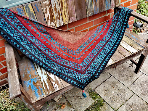 Ravelry: Kiki Shawl pattern by Susanne Anacker