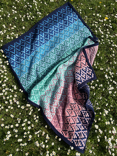Ravelry: Color me HAPPY - mosaic pattern by Susanne Anacker