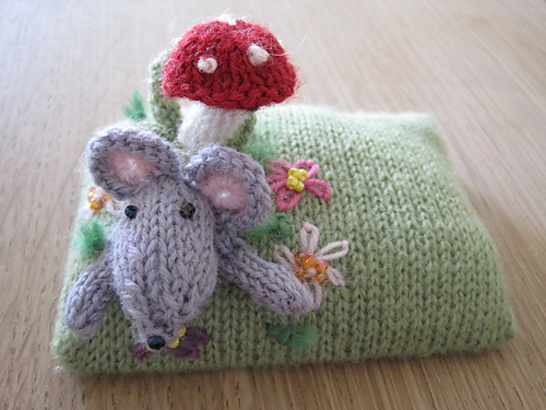 Ravelry: Mousey pin cushion pattern by Phoeny