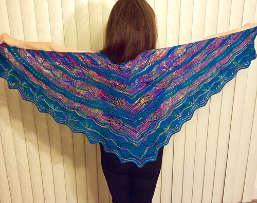Ravelry: Curved Triangle Shawl pattern by Iris Schreier