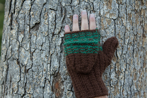 Ravelry: Lighthouse Convertible Mittens pattern by Susie Allen
