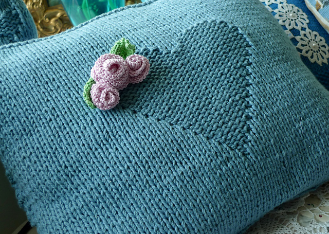 Ravelry: Hearts and Flowers Cushion and Accessories pattern by Suzy Rai