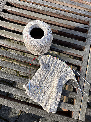 Ravelry: 1:12th scale Chunky Aran throw pattern by Frances Powell