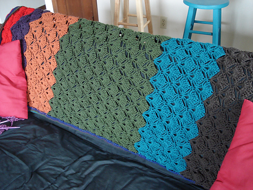 Ravelry: Twilight Shells Throw pattern by Mary Jane Protus