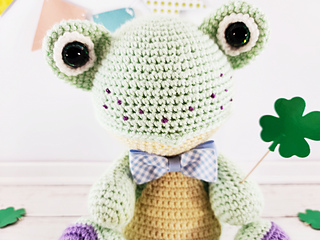 Ravelry: Breccan the Frog pattern by Carolyne Brodie