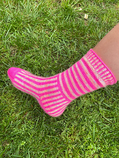 Ravelry: Grace socks pattern by Sylvia Evers